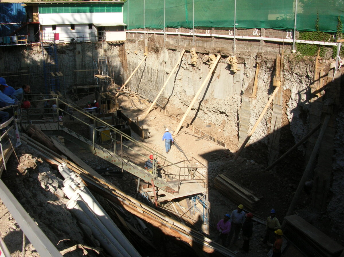 PROYECTOS DE ENTIBACIÓN Y SOCALZADO | Ingeotec.cl